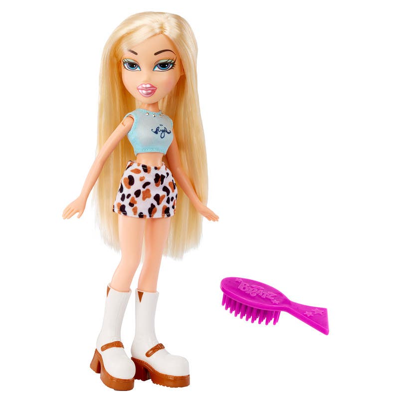 Bratz Fashion Dolls Cloe Out Fit Spring - Juguetron